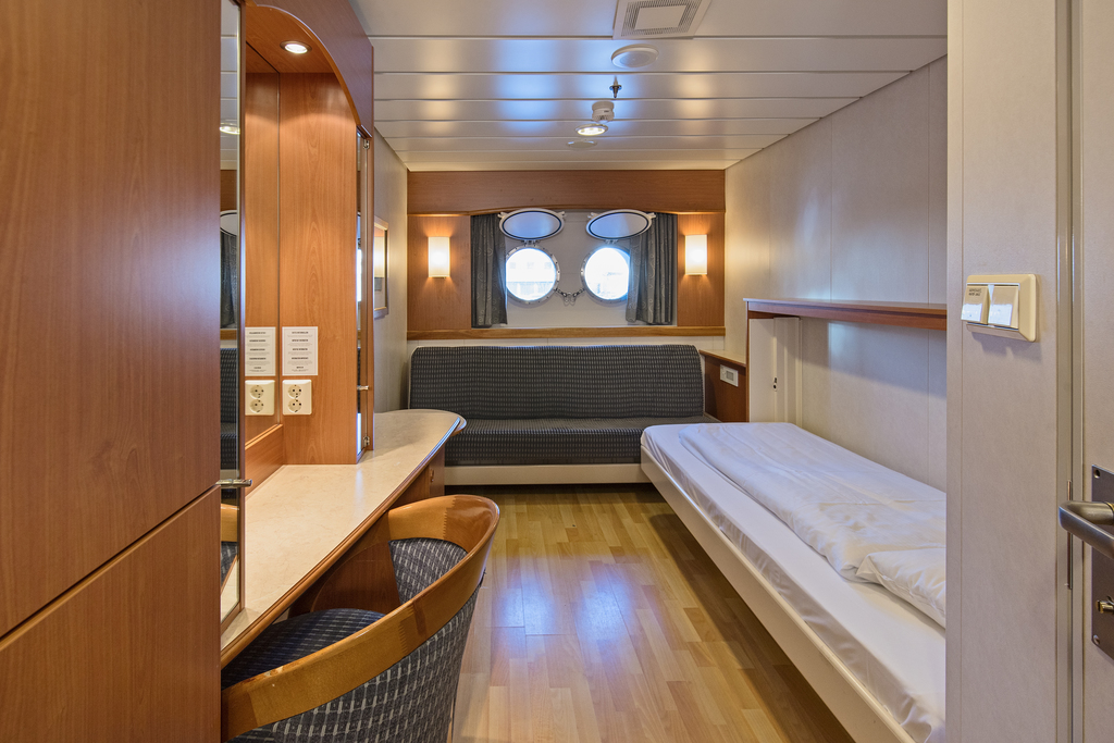 Booking a cruise with Hurtigruten | Travel Documents & FAQ