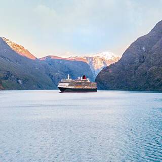 Meet Cunard’s fleet of distinctive ships | ROL Cruise Blog